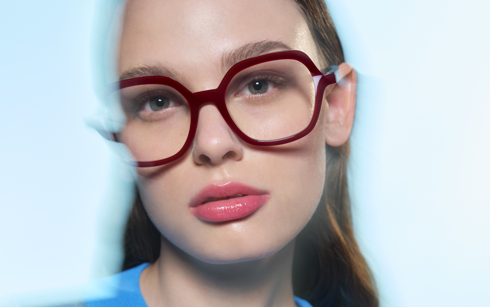 Brillentrends 2025 - Der Easy-Living-Style und markante Brillen